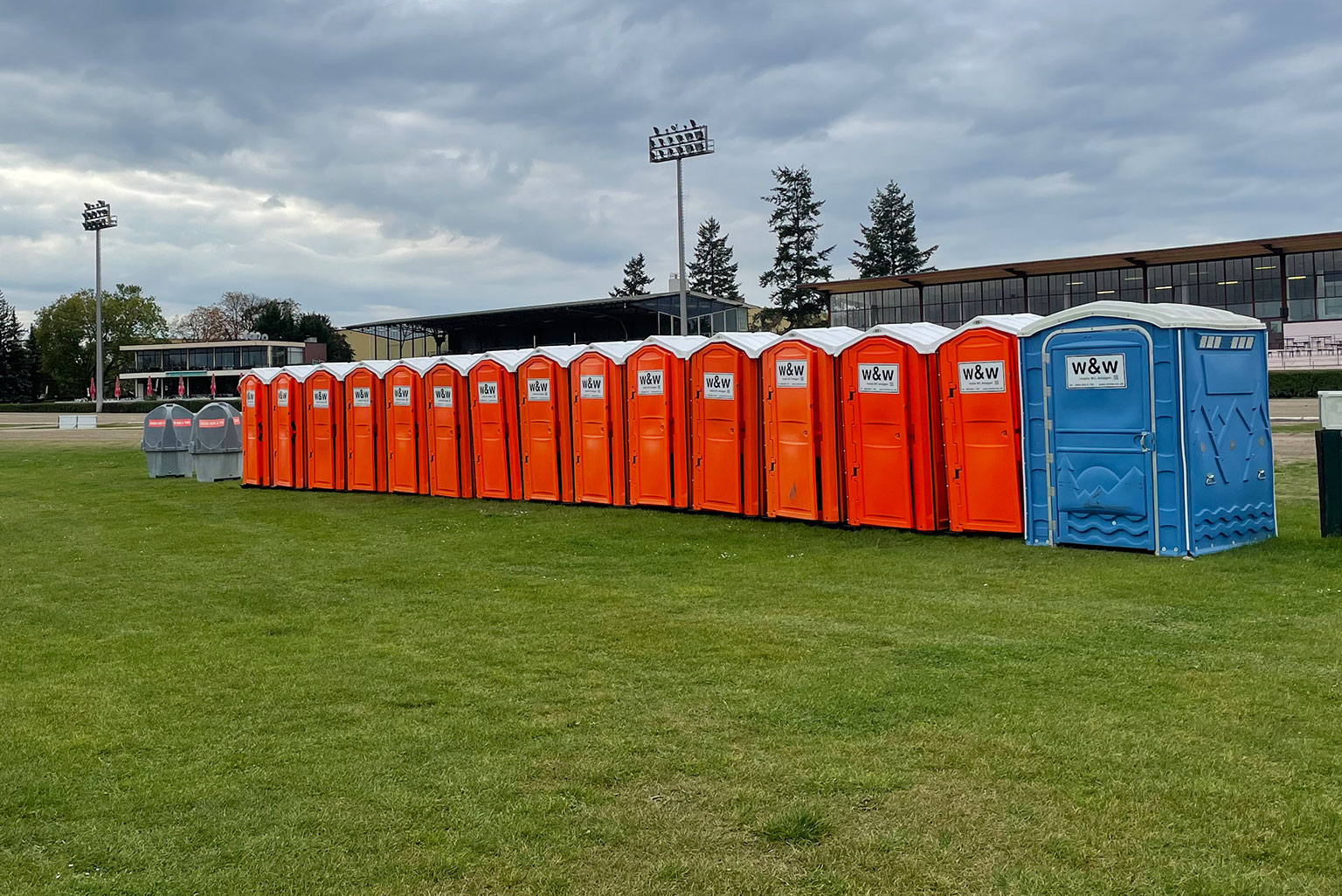 Home - W&W - mobile WC-Anlagen