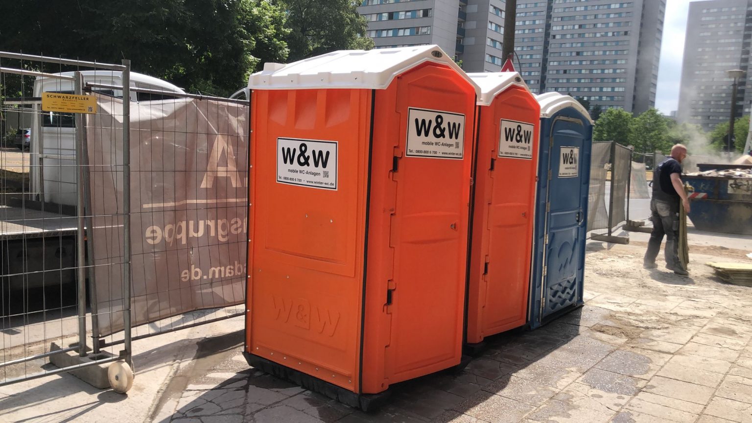 Mit unseren Baustellentoiletten liegen Sie immer goldrichtig! - W&W ...